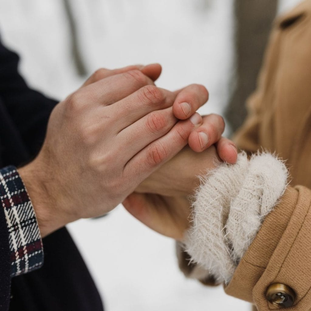 50+ Best Couple Hand Pics, DP, Images and Wallpapers 2026