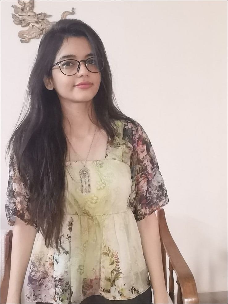 Real Simple Girl Image, Dp, Photos, Pictures & Wallpapers